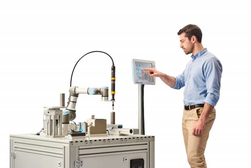 Get Started With Your Cobot Quickly: Cross And UR Academy