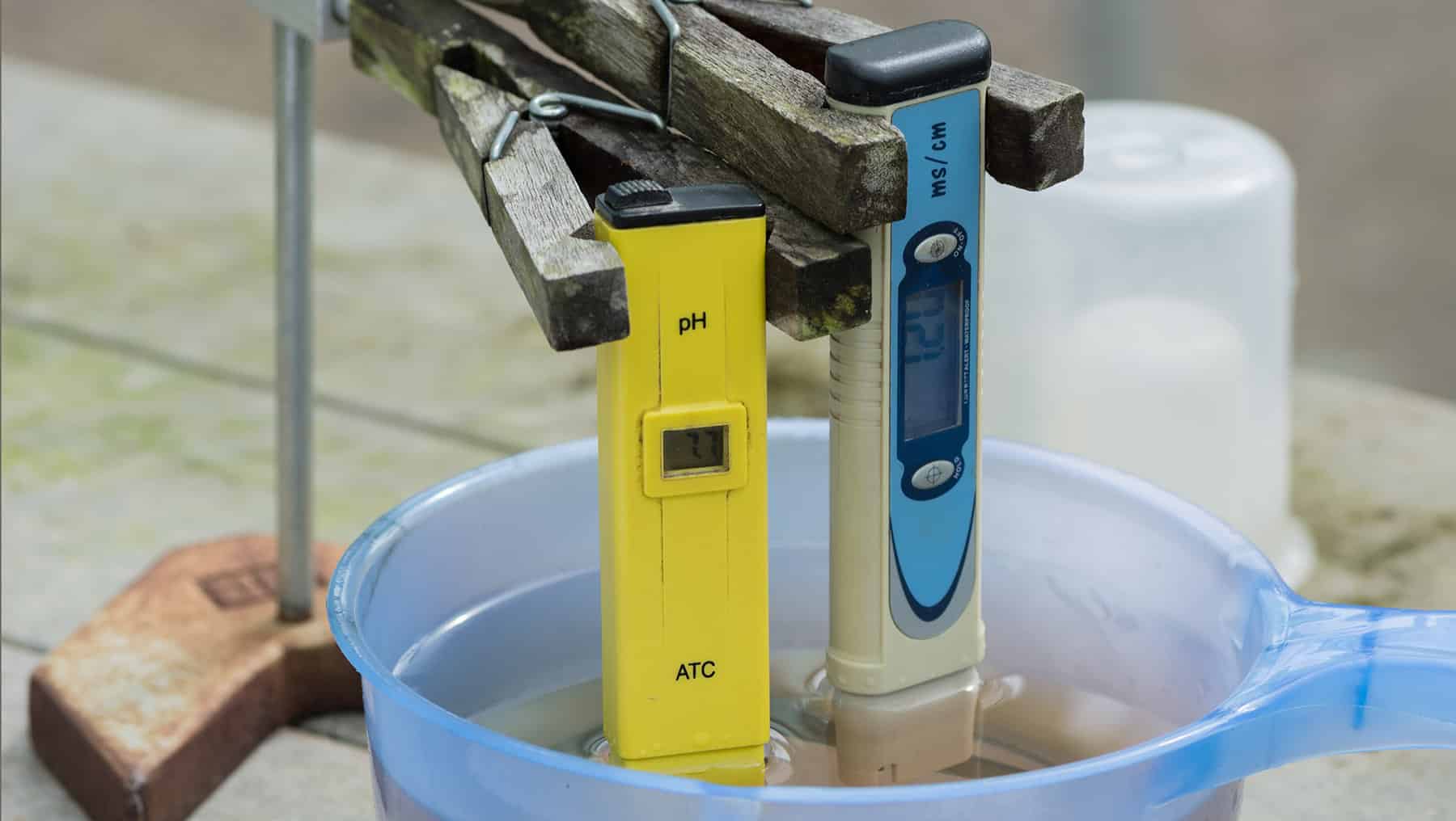 PH Meter - Definition & Examples - CrossCo